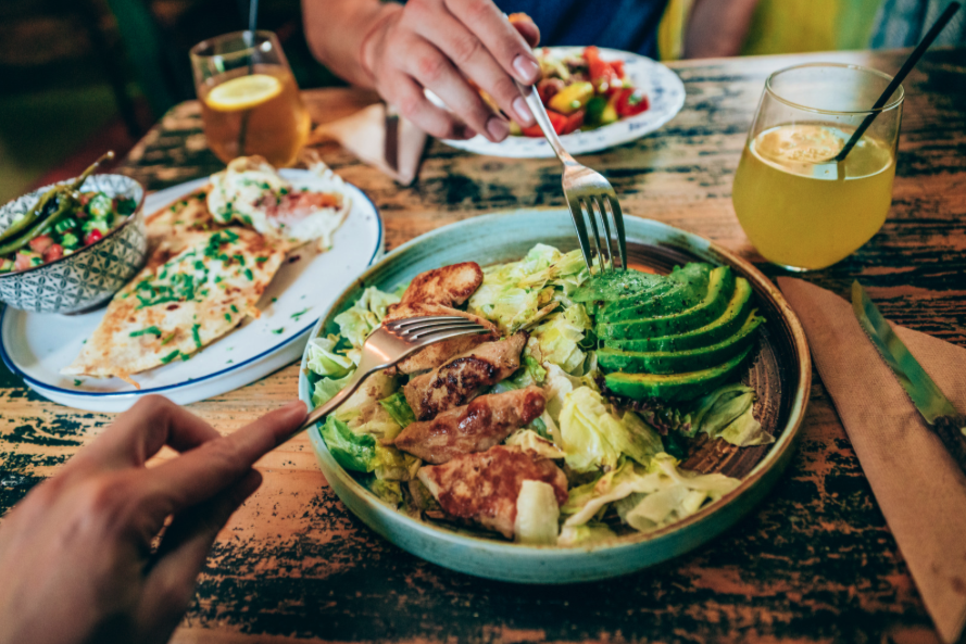 Your Guide to Healthy Restaurant Eating - Mind Body Centers